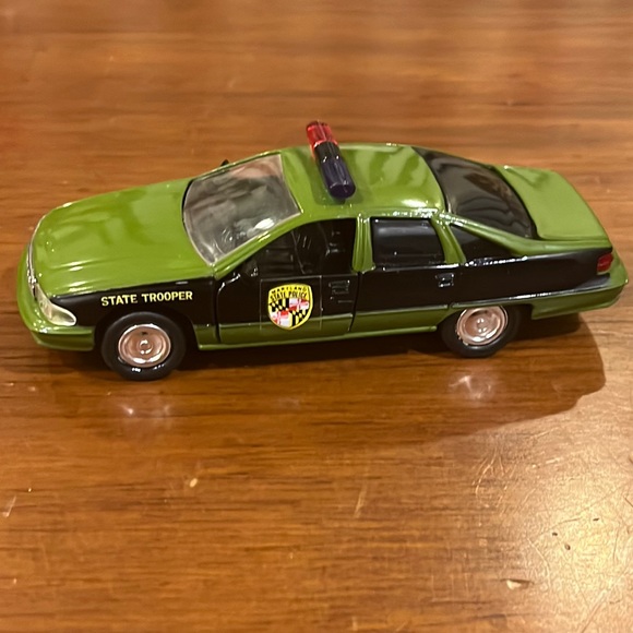 road champa | Toys | Maryland State Trooper Police Chevrolet Caprice 43 ...